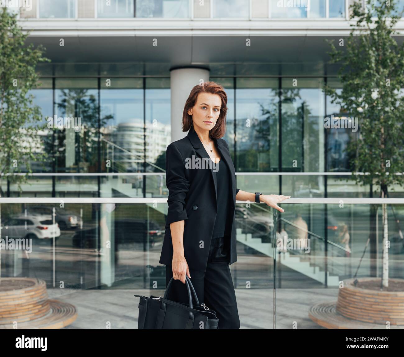 Woman wearing business formal hi-res stock photography and images - Alamy