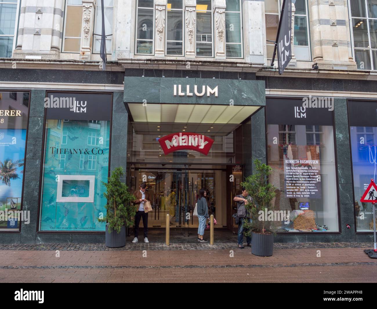 Illum entrance hi-res stock photography and images - Alamy