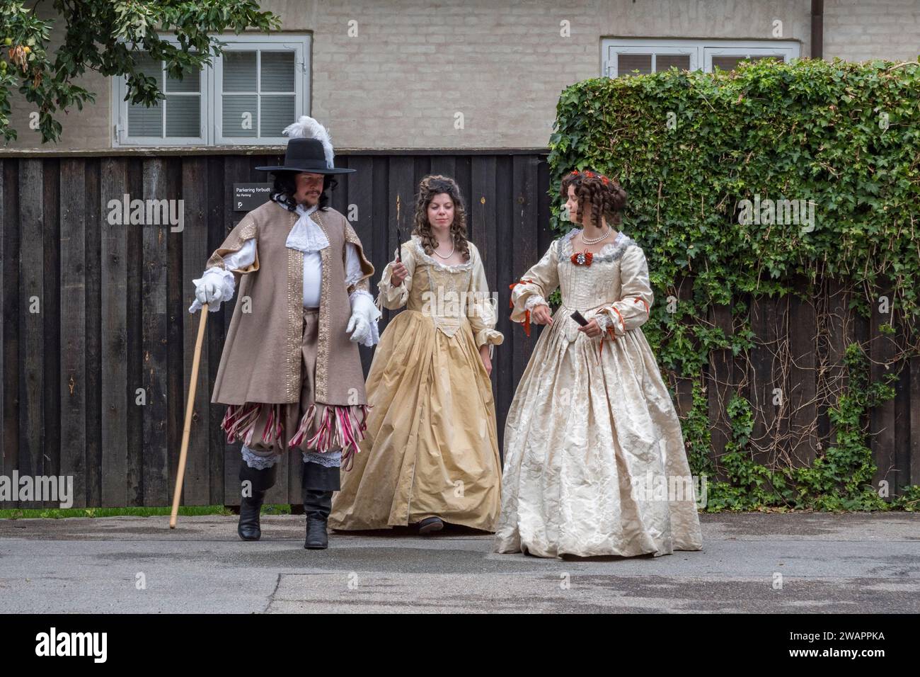 Re-enactors dressed in period costume in the grounds of Rosenborg ...