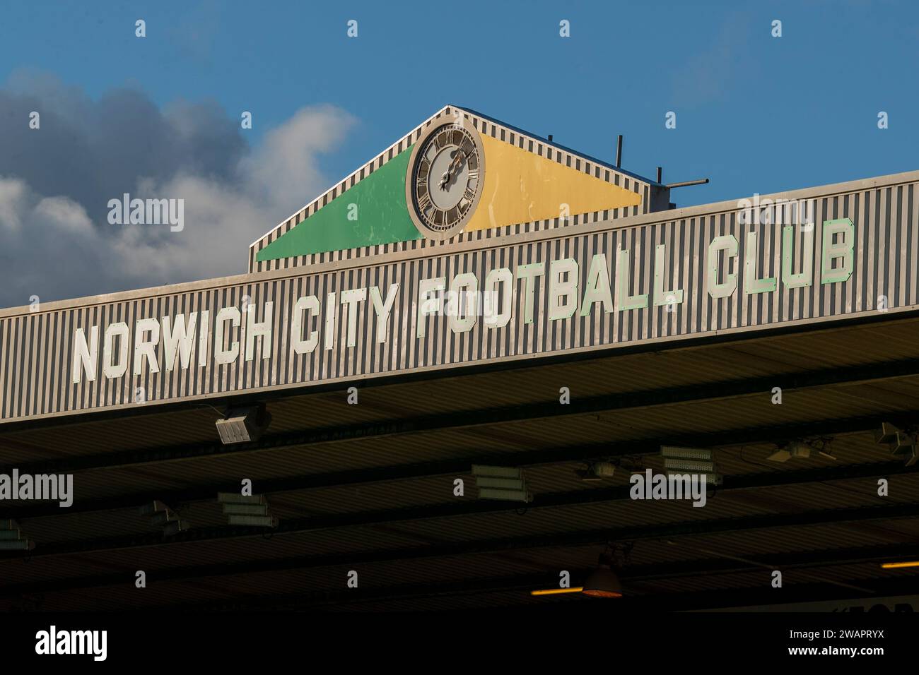 Bristol rovers logo hi-res stock photography and images - Alamy