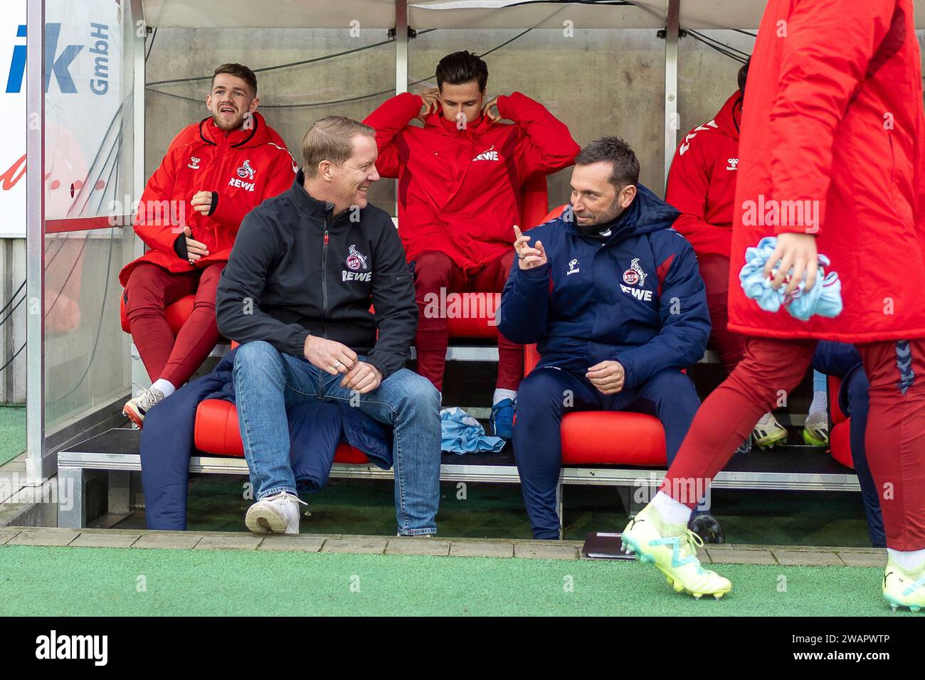 Essen, Deutschland. 06th Jan, 2024. Timo Schultz (1. FC Koeln, Cheftrainer) und Andre Pawlak (1 ...