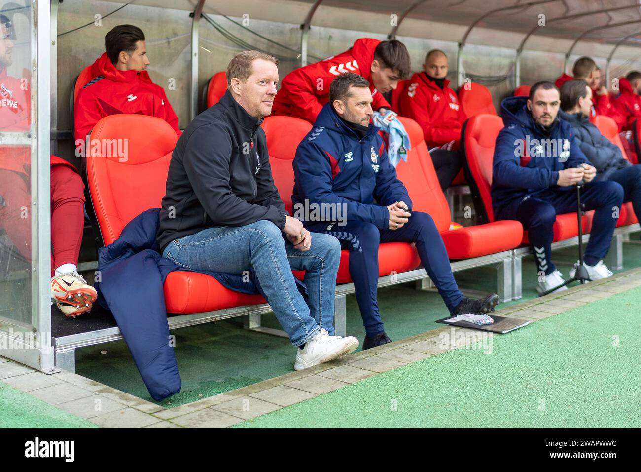 Essen, Deutschland. 06th Jan, 2024. Timo Schultz (1. FC Koeln, Cheftrainer) auf der Bank mit ...