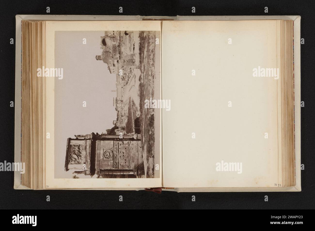 Arch of constantine side view hi-res stock photography and images - Alamy