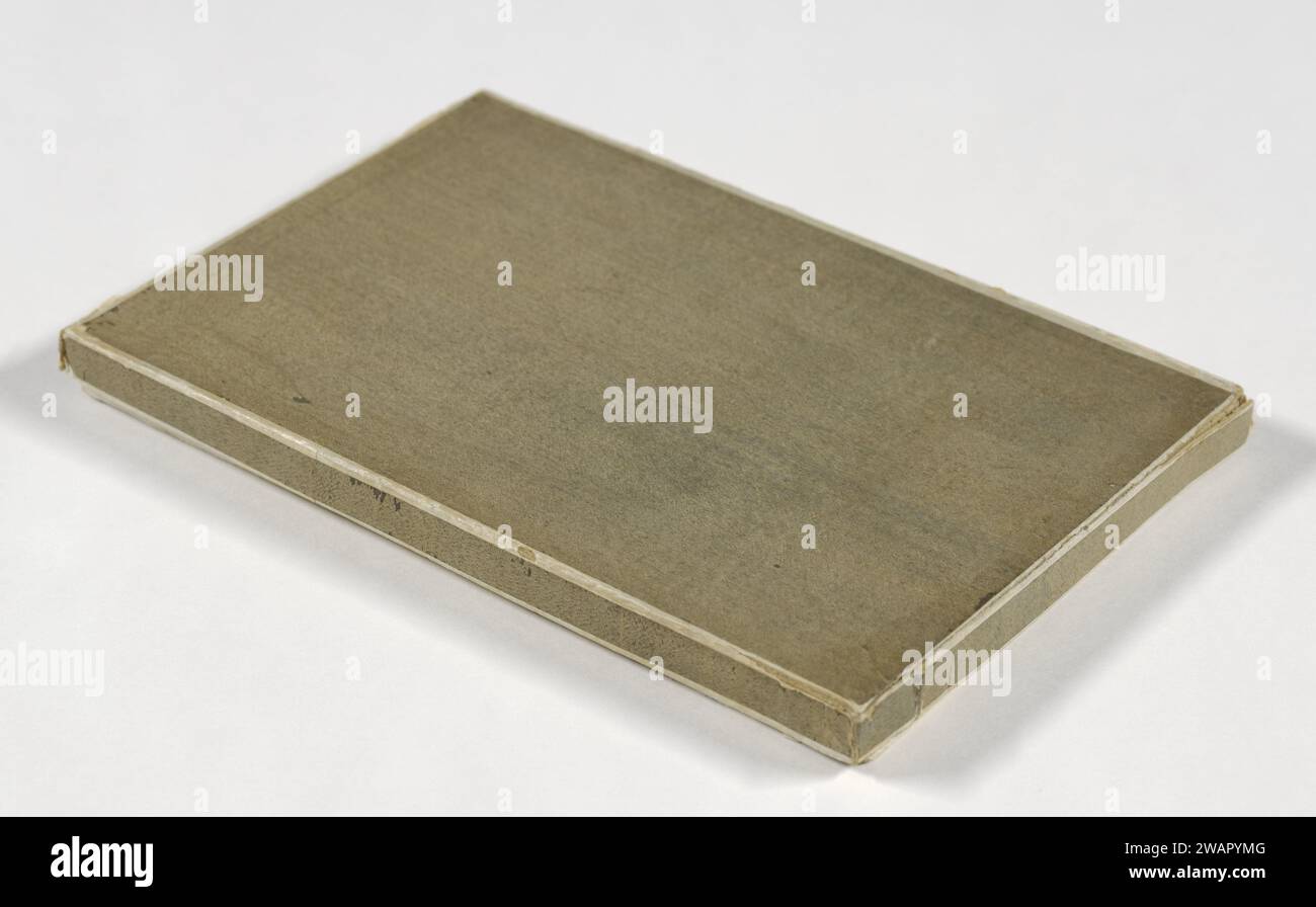 Box for sixteen sheets of Japanese stationery, six envelopes, seven ...