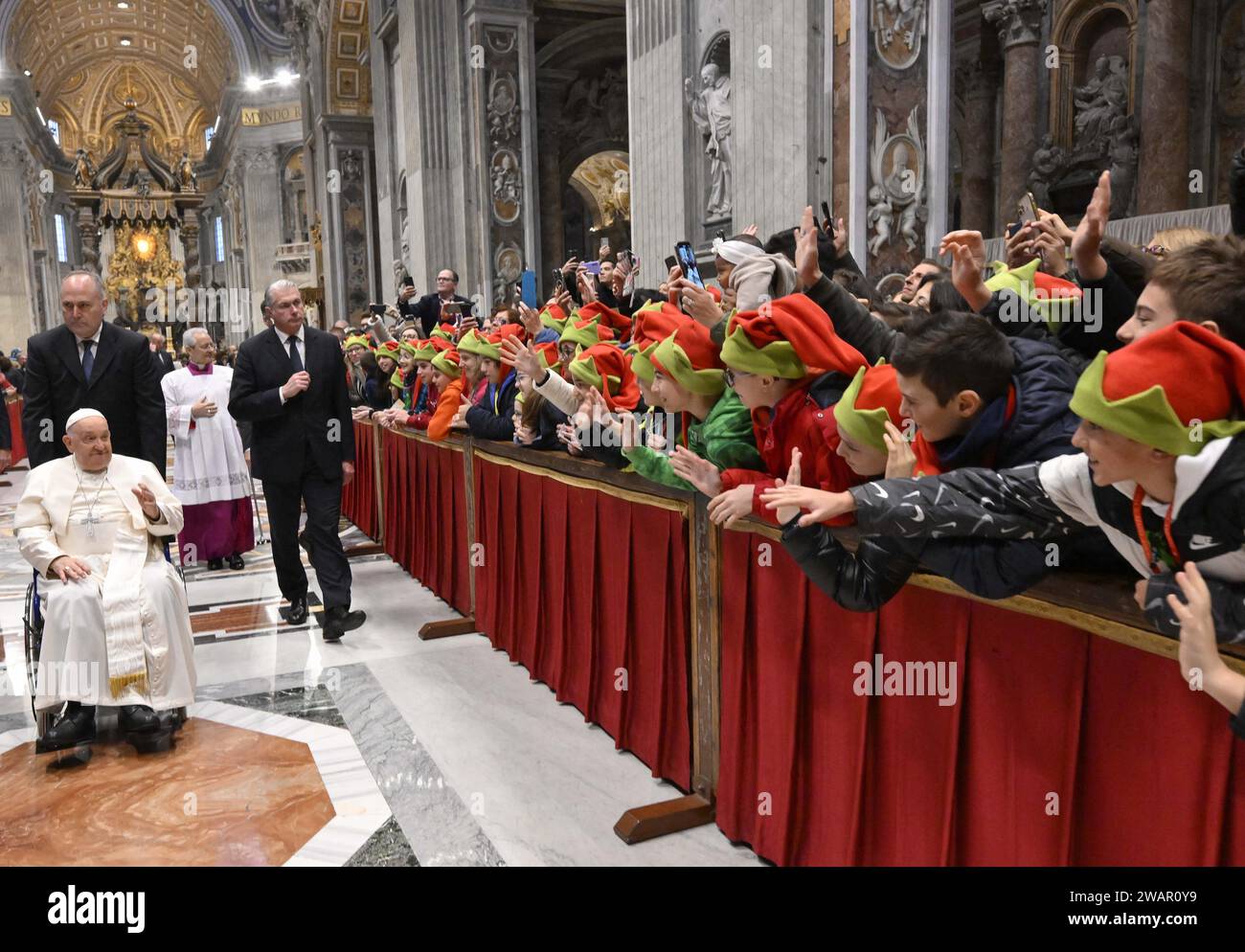 Vatican City, Vatican. 6th Jan 2024. Pope Francis presides over Mass on ...