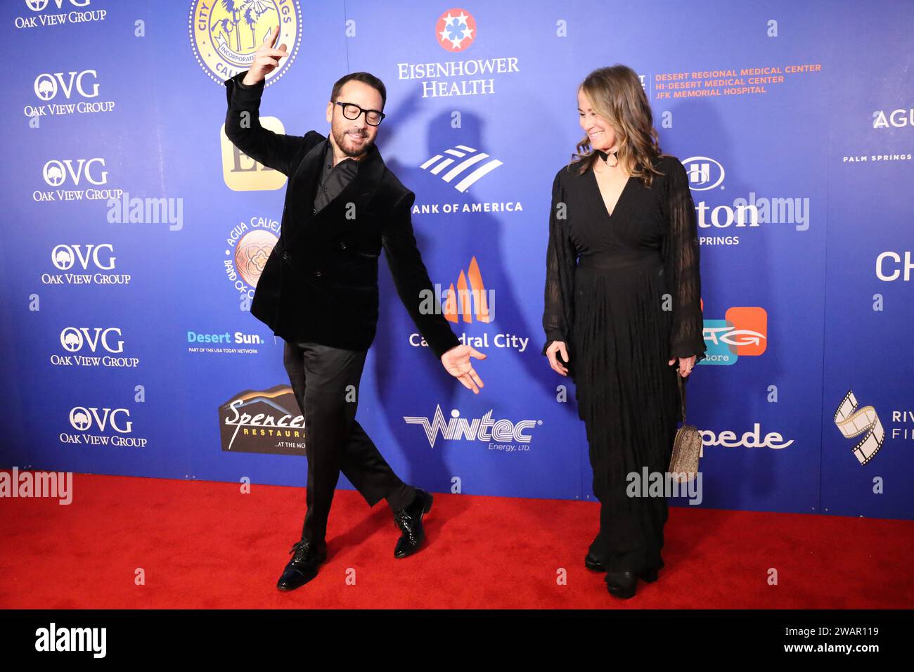 Shira jeremy piven hi-res stock photography and images - Alamy