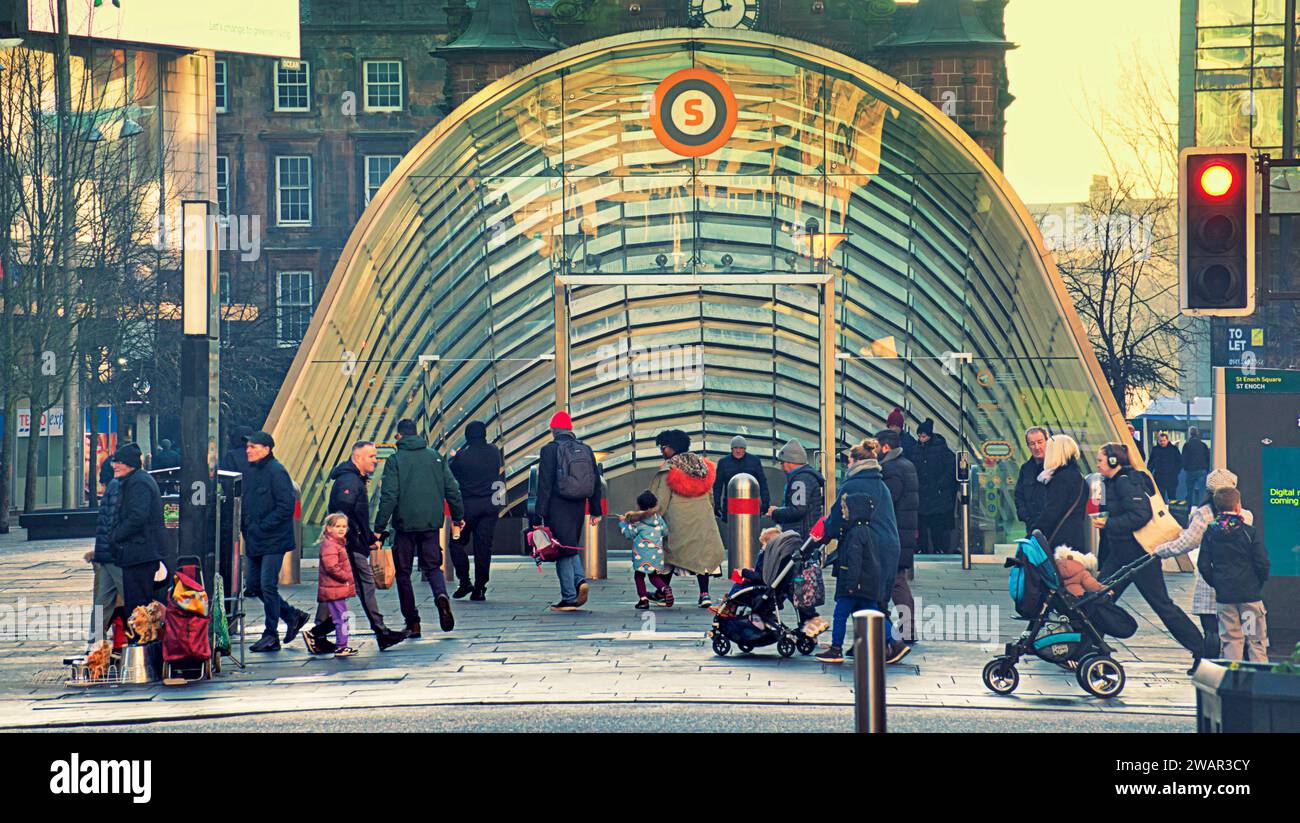 Glasgow, Scotland, UK. 6th January, 2024. UK Weather: st Enoch subway ...