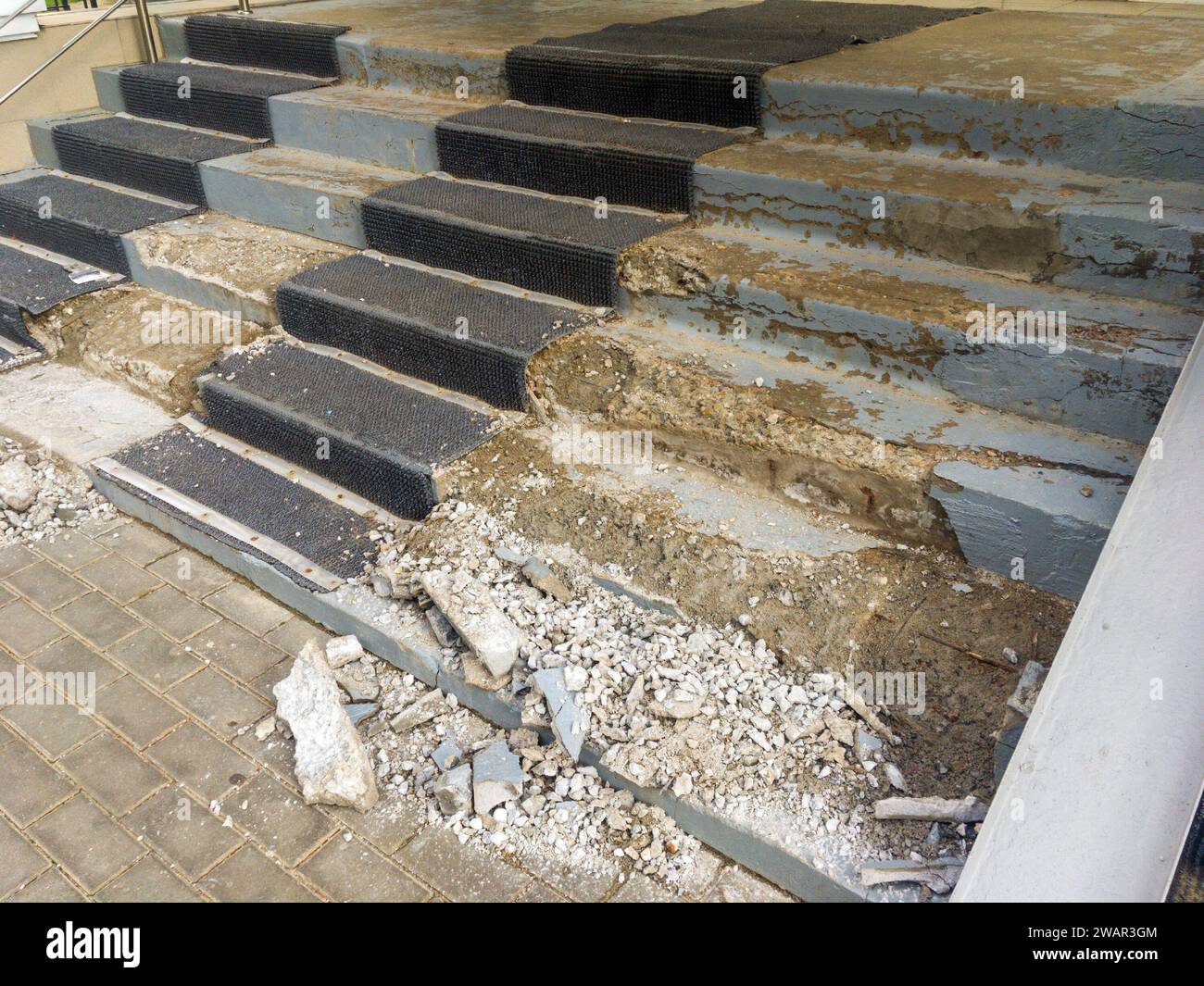 Concrete floor low hi-res stock photography and images - Alamy