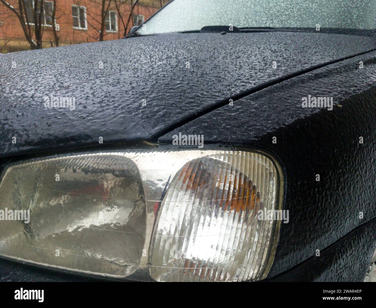 Rain covered glass hi-res stock photography and images - Alamy