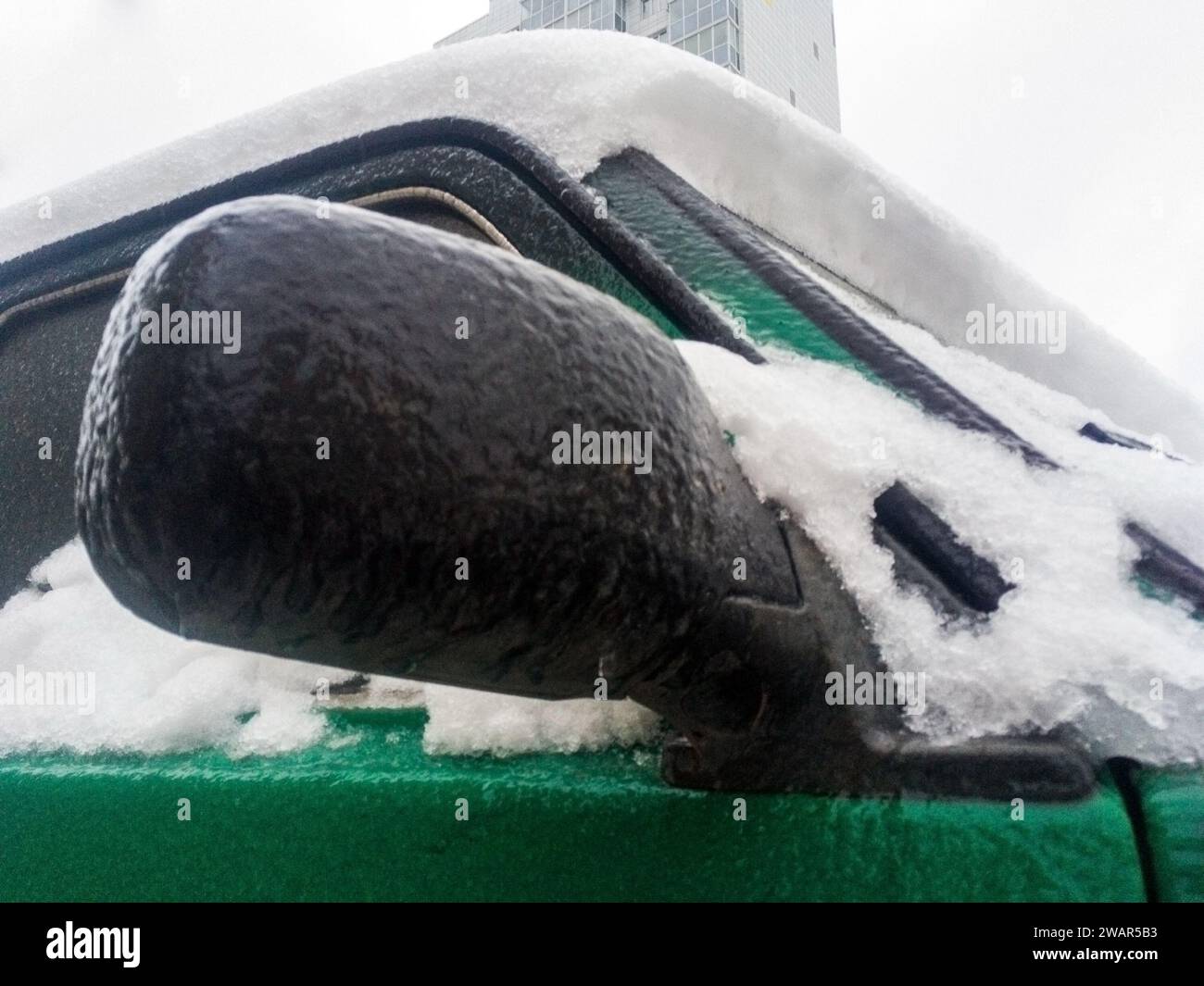 Freezing rain car hi-res stock photography and images - Alamy