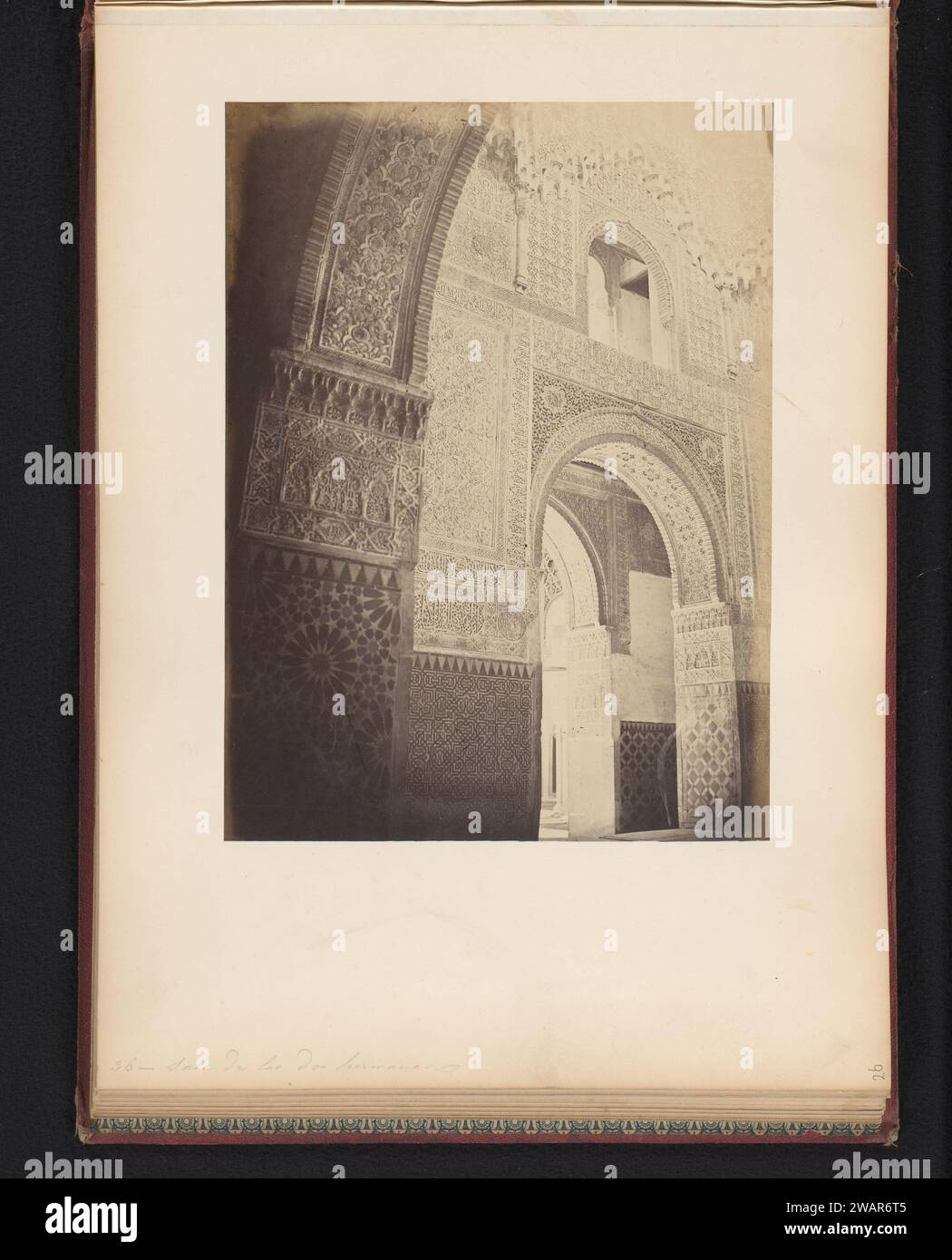 Interieur van from two sisters in het alhambra te Granada, Spanje, C ...