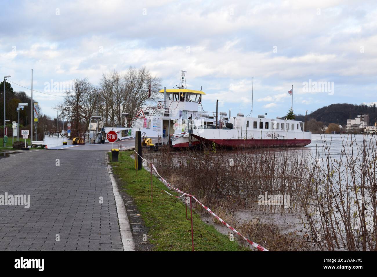 Ferry rin hi-res stock photography and images - Alamy