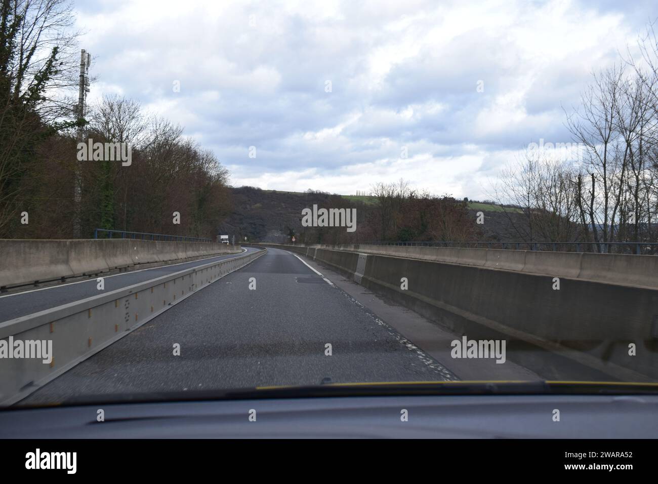 Damage road barriers on hi-res stock photography and images - Alamy