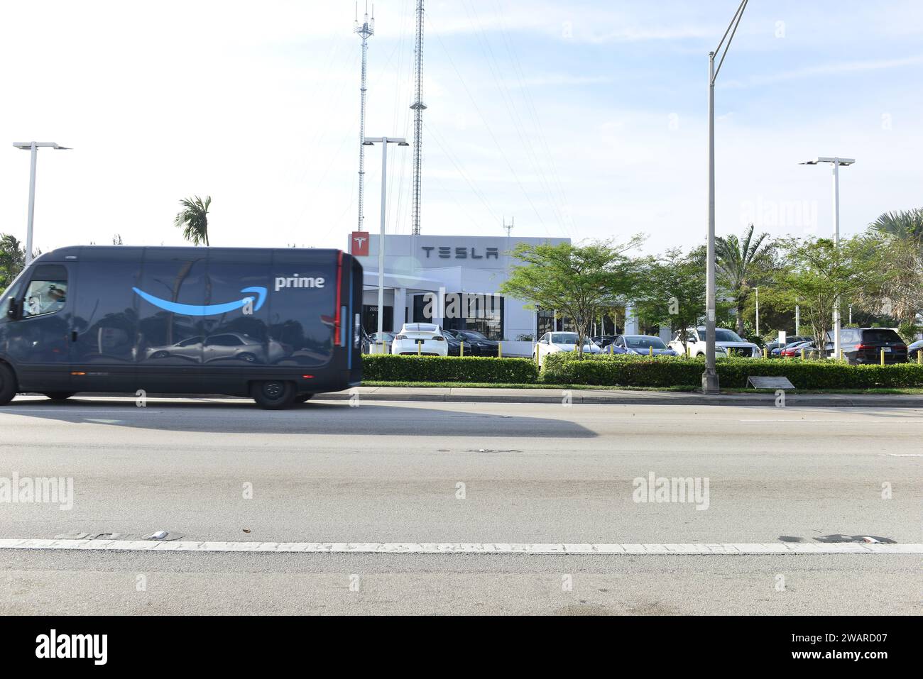 Byd rival hi-res stock photography and images - Alamy