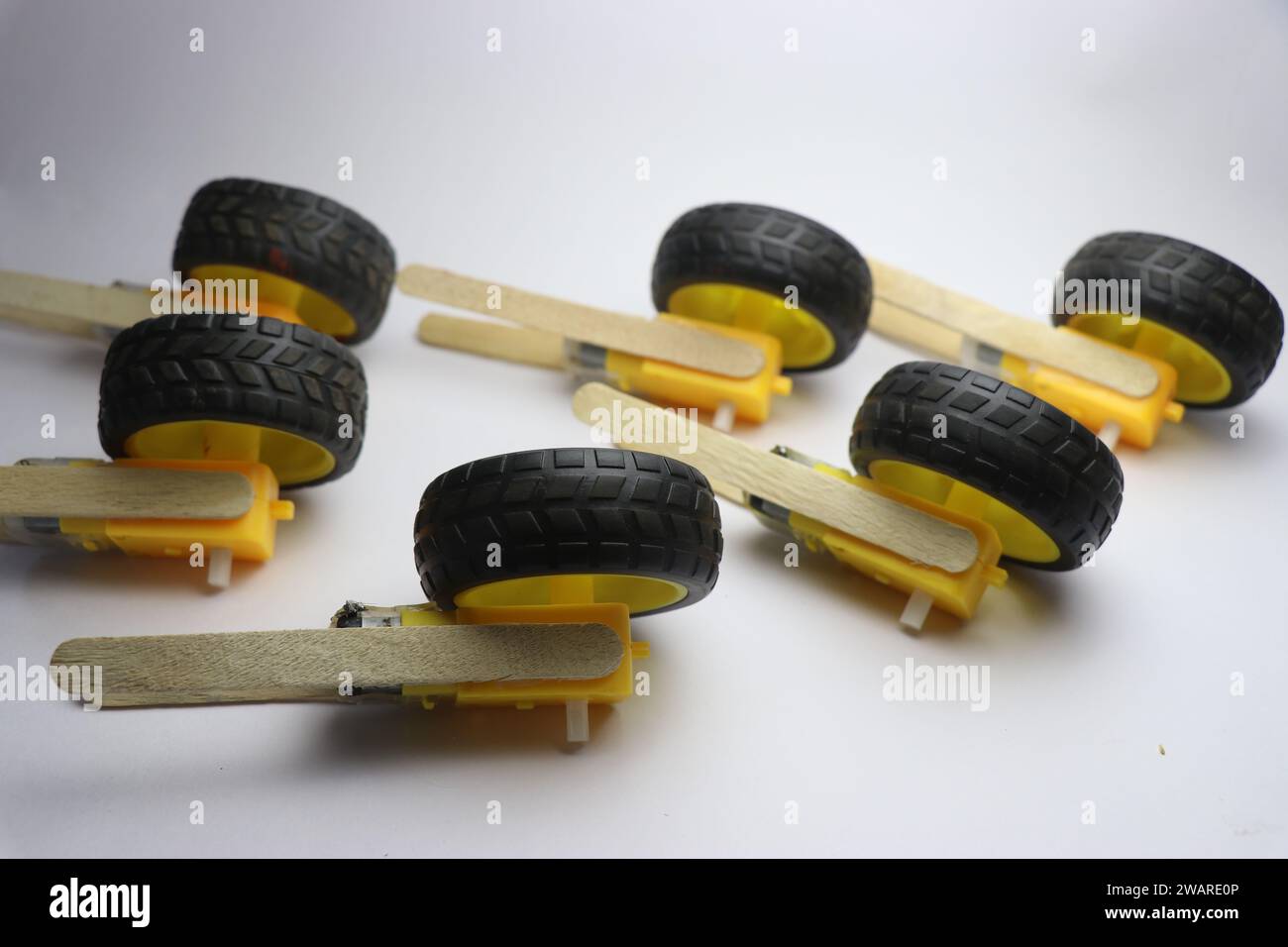 BO motors or known as hobby dc motors with dual shaft and wheels ...