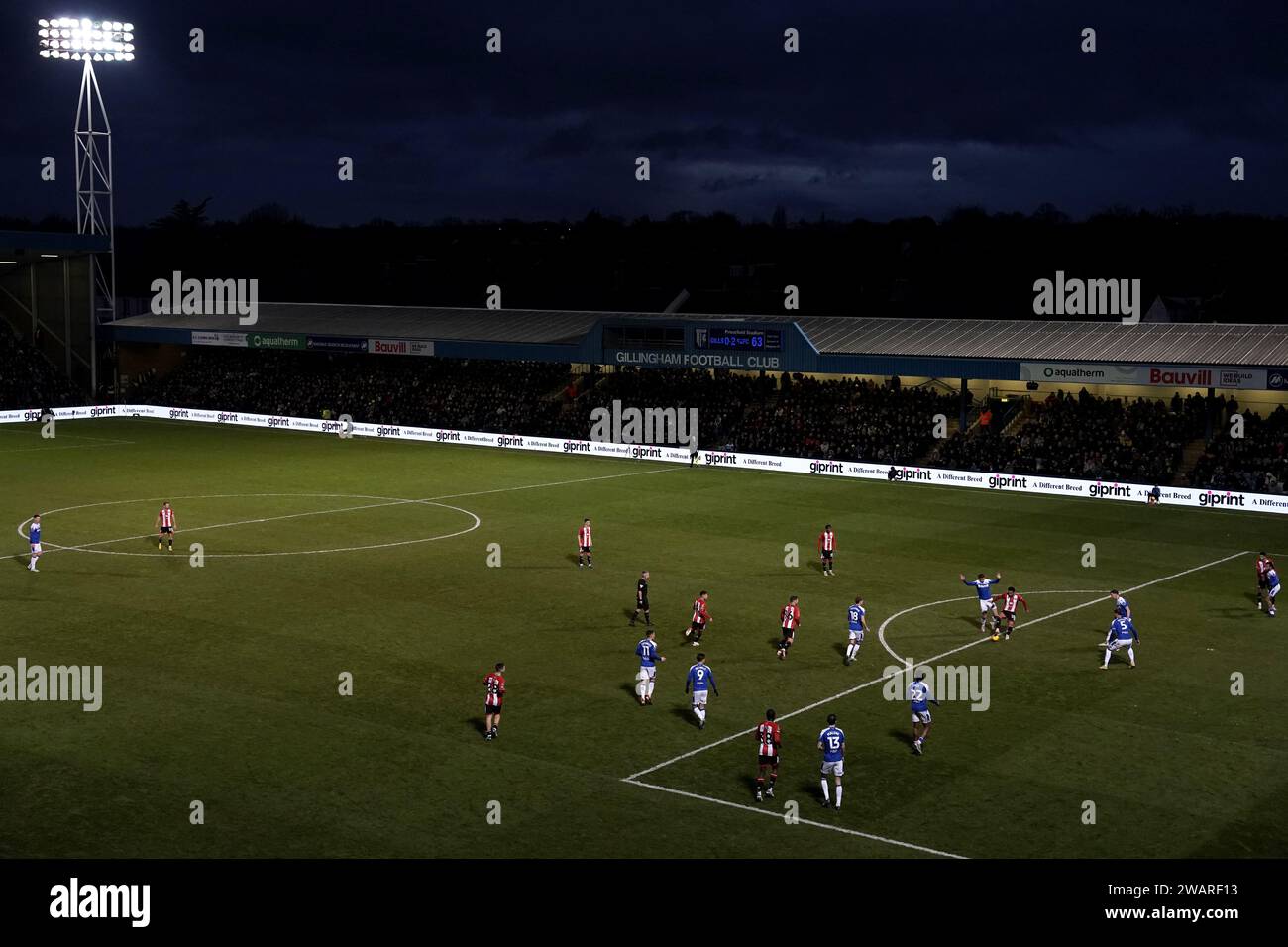 A general view of the Emirates FA Cup Third Round match at Priestfield ...