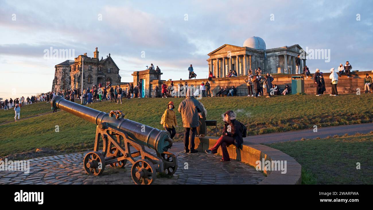 Edinburgh, city centre, Scotland, UK. 6 January 2024. Glorious sunset ...