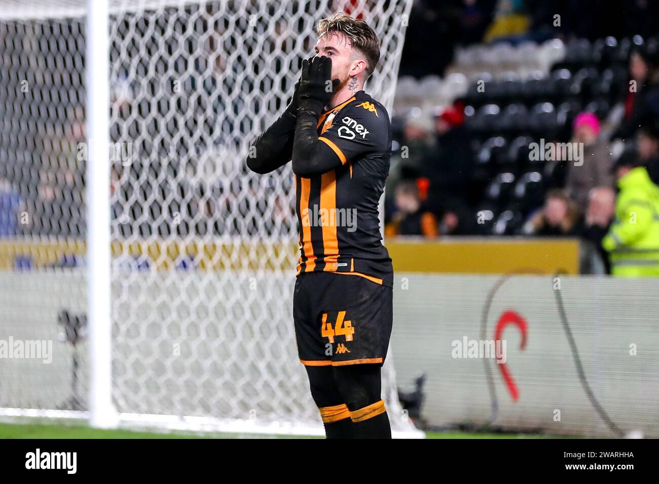 Hull, UK. 06th Jan, 2024. Aaron Connolly of Hull City reacts during the ...
