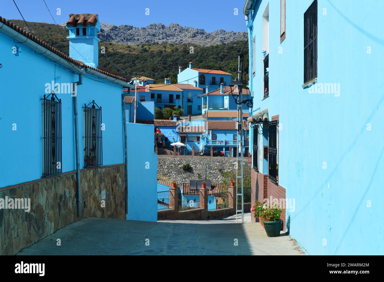 Arquitectura azul hi-res stock photography and images - Alamy