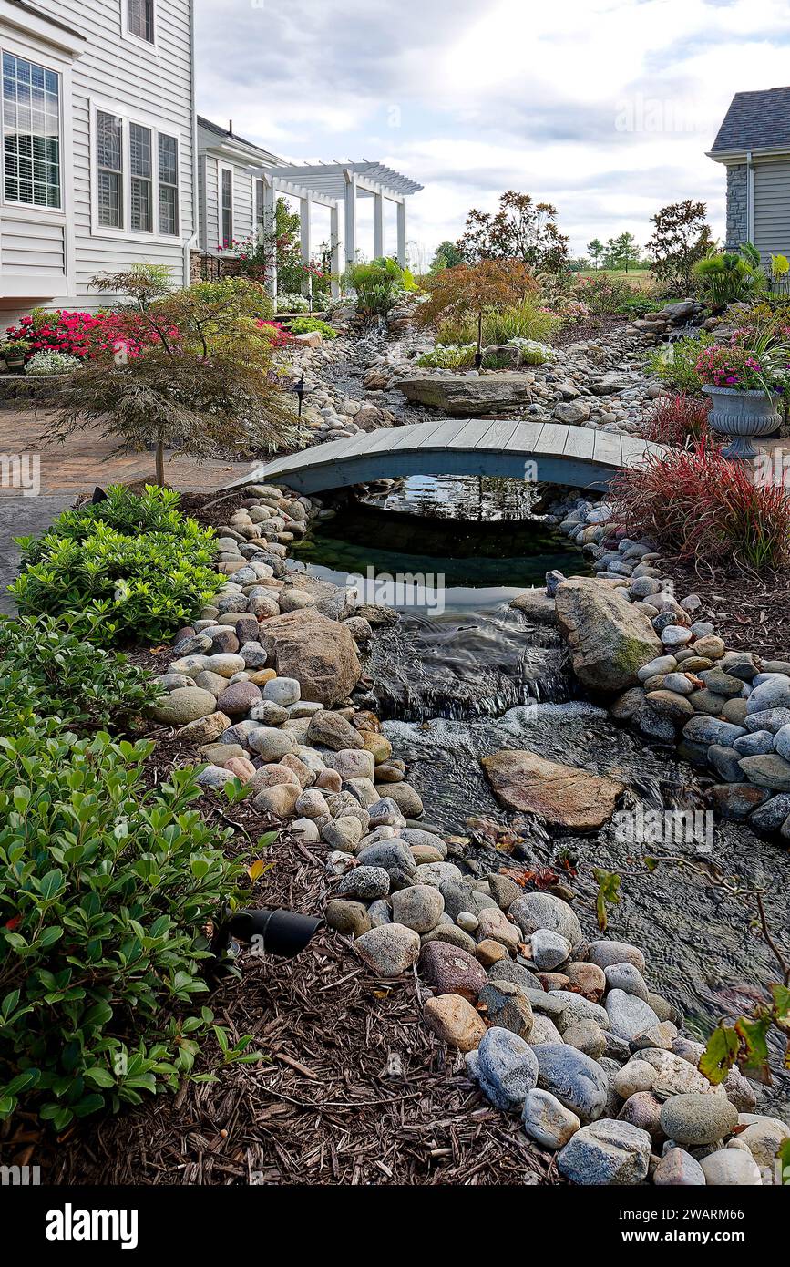 Pergola bridge hi-res stock photography and images - Alamy