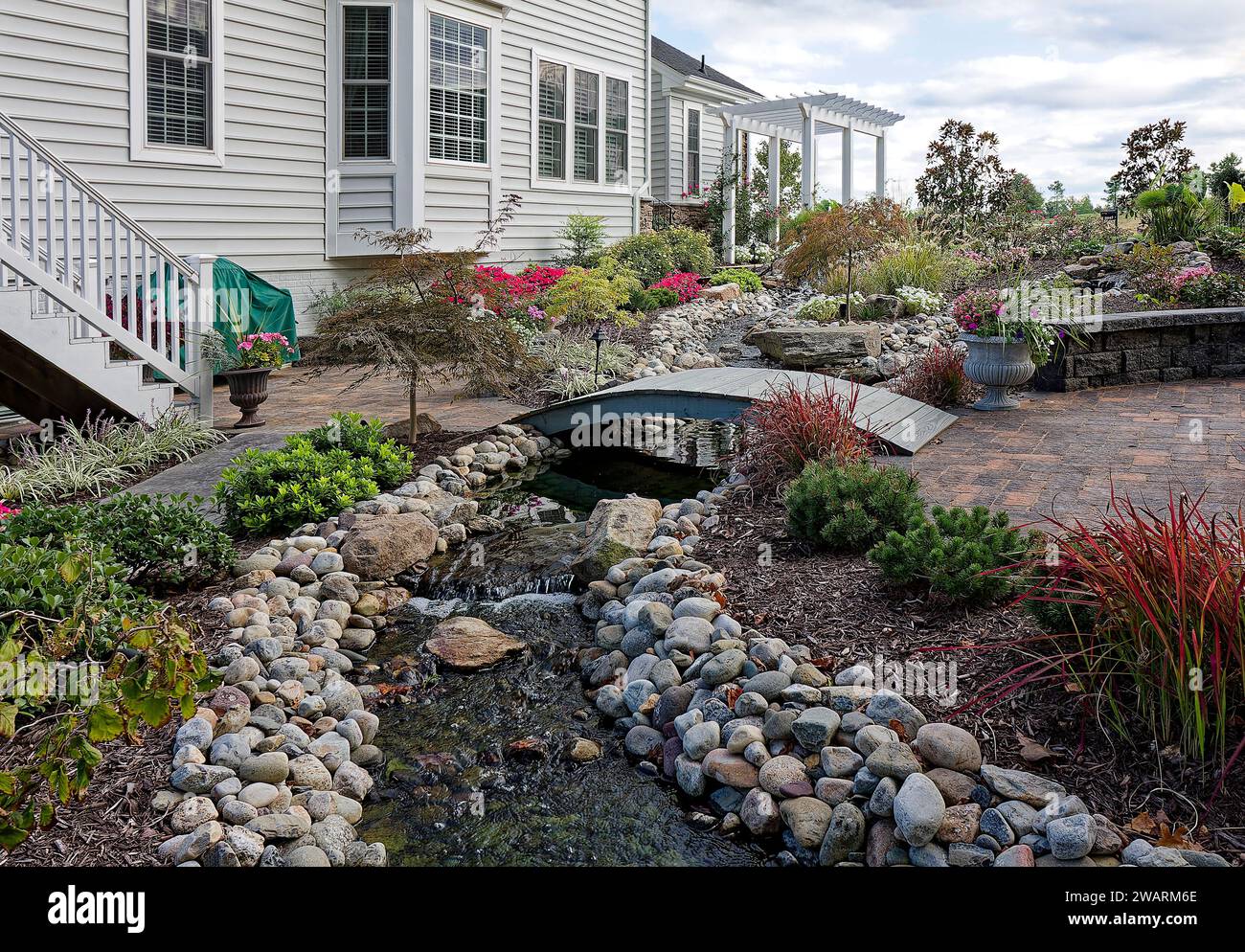 Pergola bridge hi-res stock photography and images - Alamy