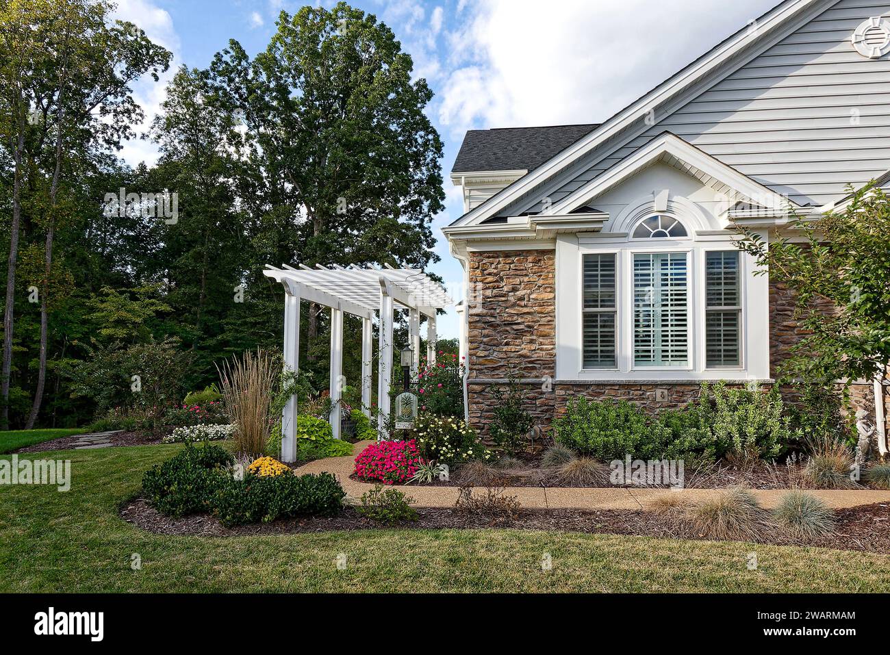 Pergola hi-res stock photography and images - Alamy