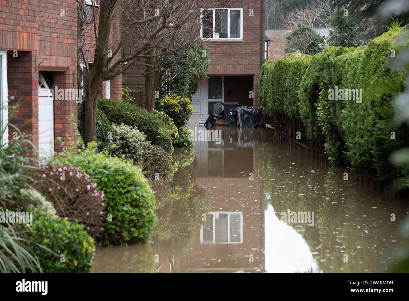 Old Windsor, UK. 6th January, 2024. Flooded homes and gardens by the ...