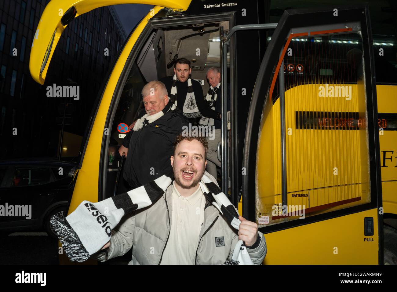 Newcastle upon Tyne, UK. 6th January 2024. Toon fans celebrate, as ...