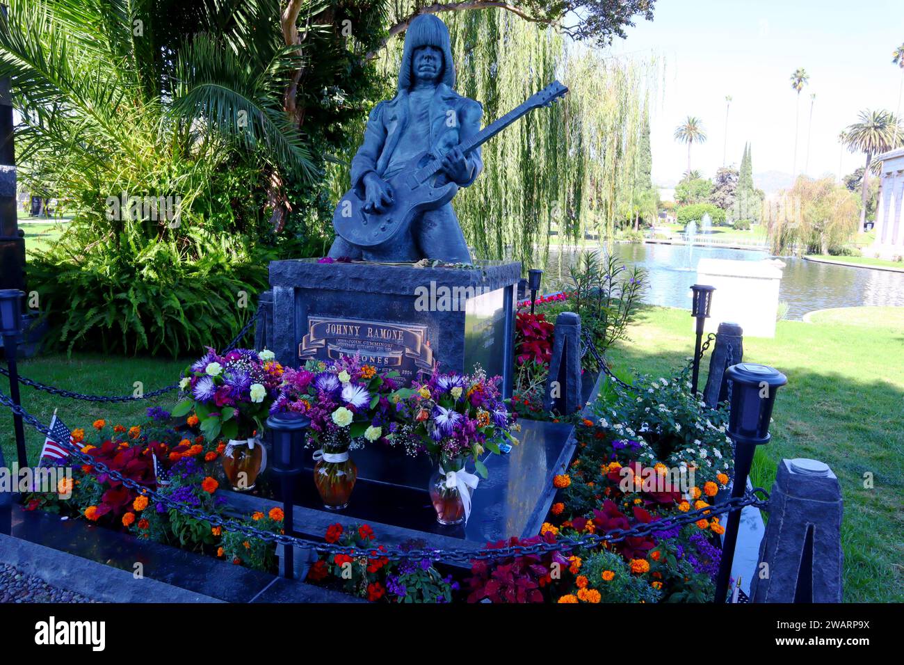 Los Angeles, California: JOHNNY RAMONE (Born John Cummings) grave at ...