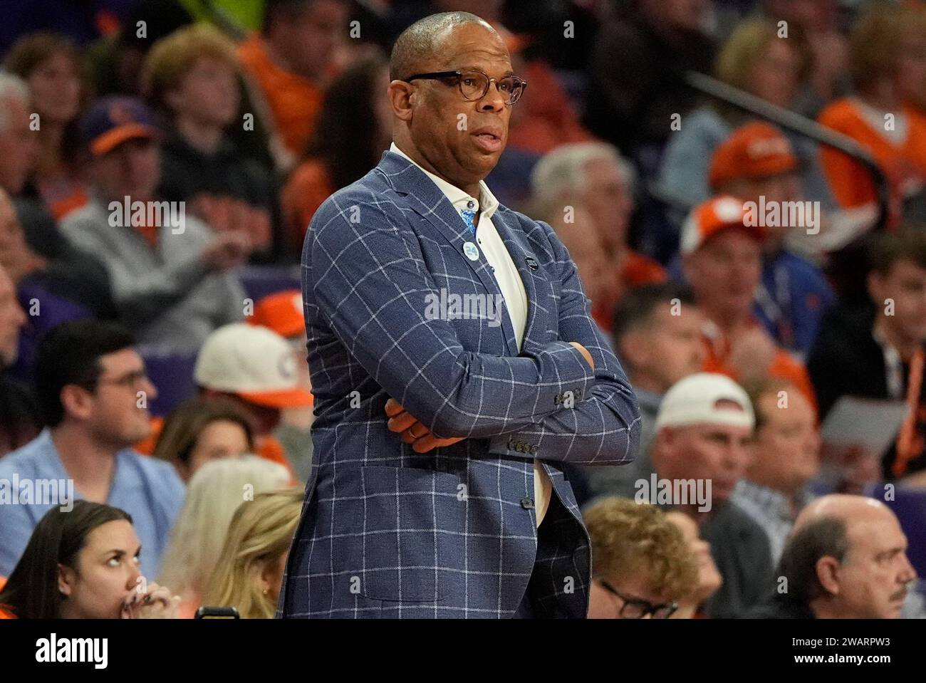 North Carolina head coach Hubert Davis watches play against Clemson ...