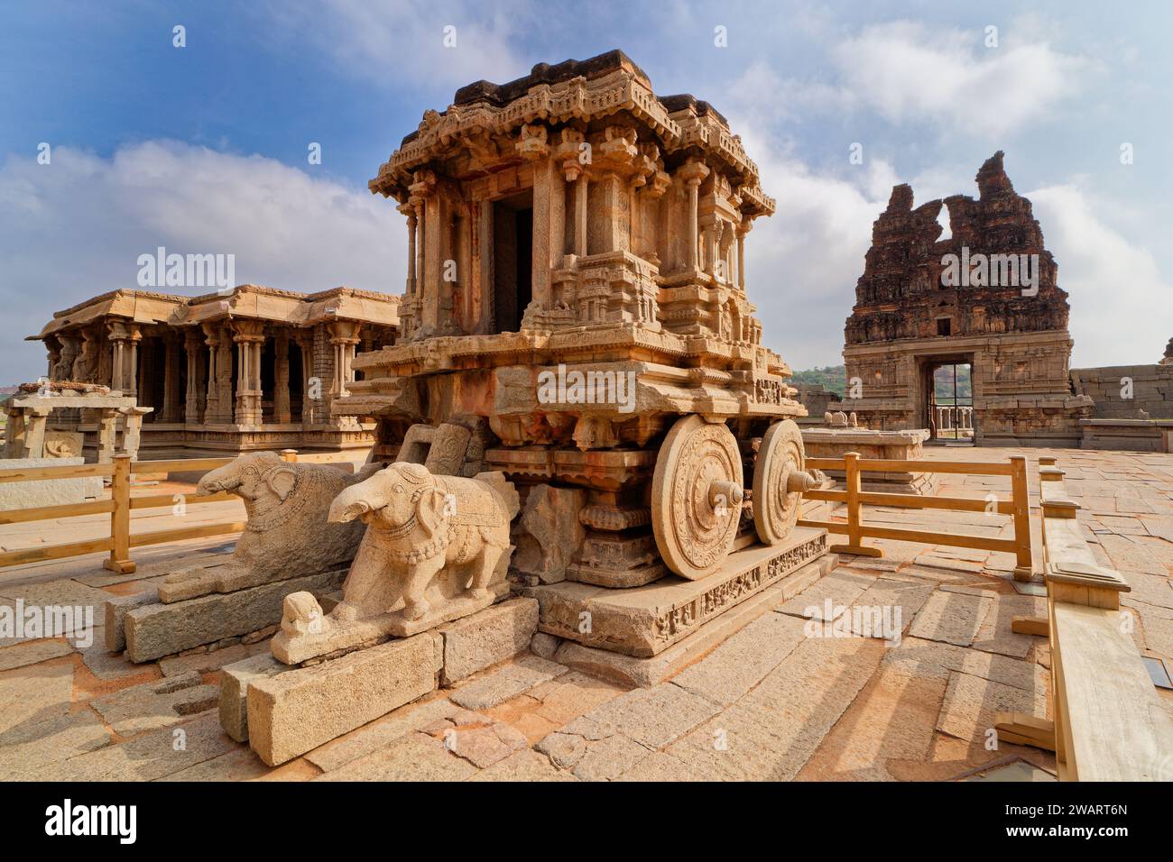 Chariot hampi hi-res stock photography and images - Alamy