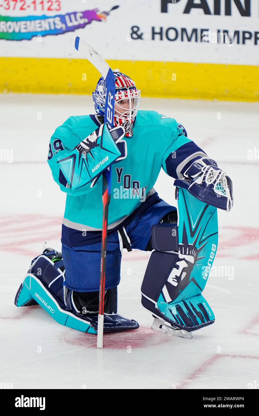 Bridgeport, CT, USA. 5th Jan, 2024. New York goalie Abbey Levy (39 ...