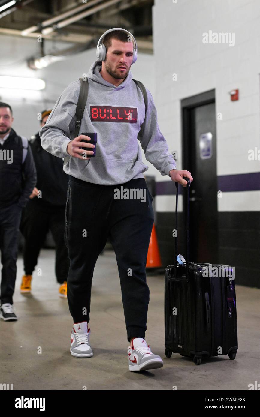 Pittsburgh Steelers linebacker T.J. Watt arrives at M&T Bank Stadium ...