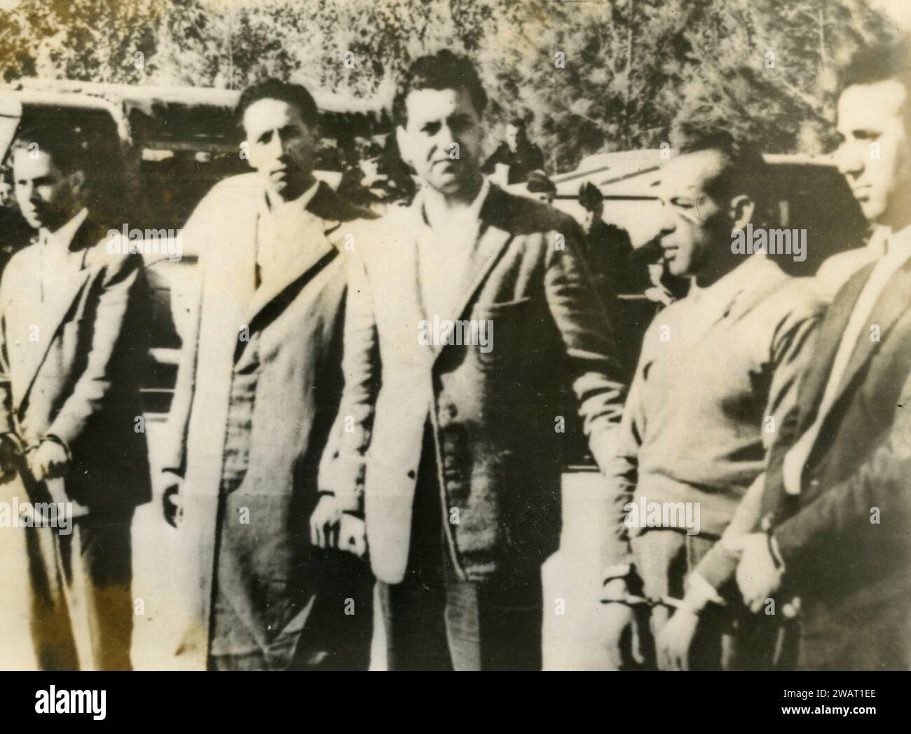 1950s police arrest hi-res stock photography and images - Alamy