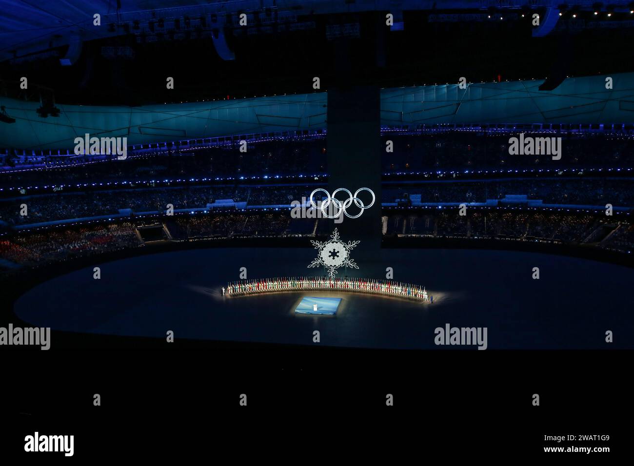 Snowflake shaped olympic cauldron hi-res stock photography and images ...