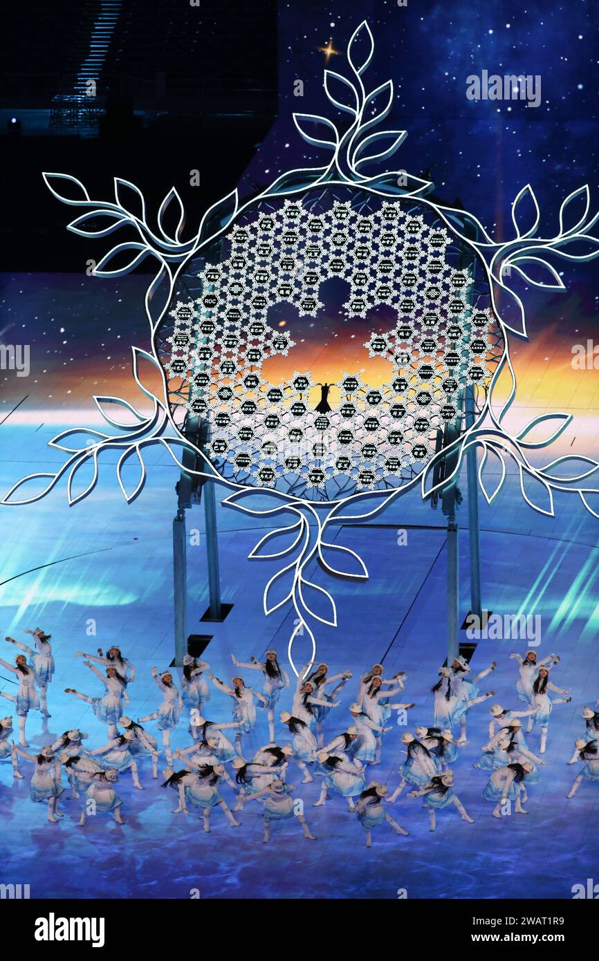 Snowflake shaped olympic cauldron hi-res stock photography and images ...