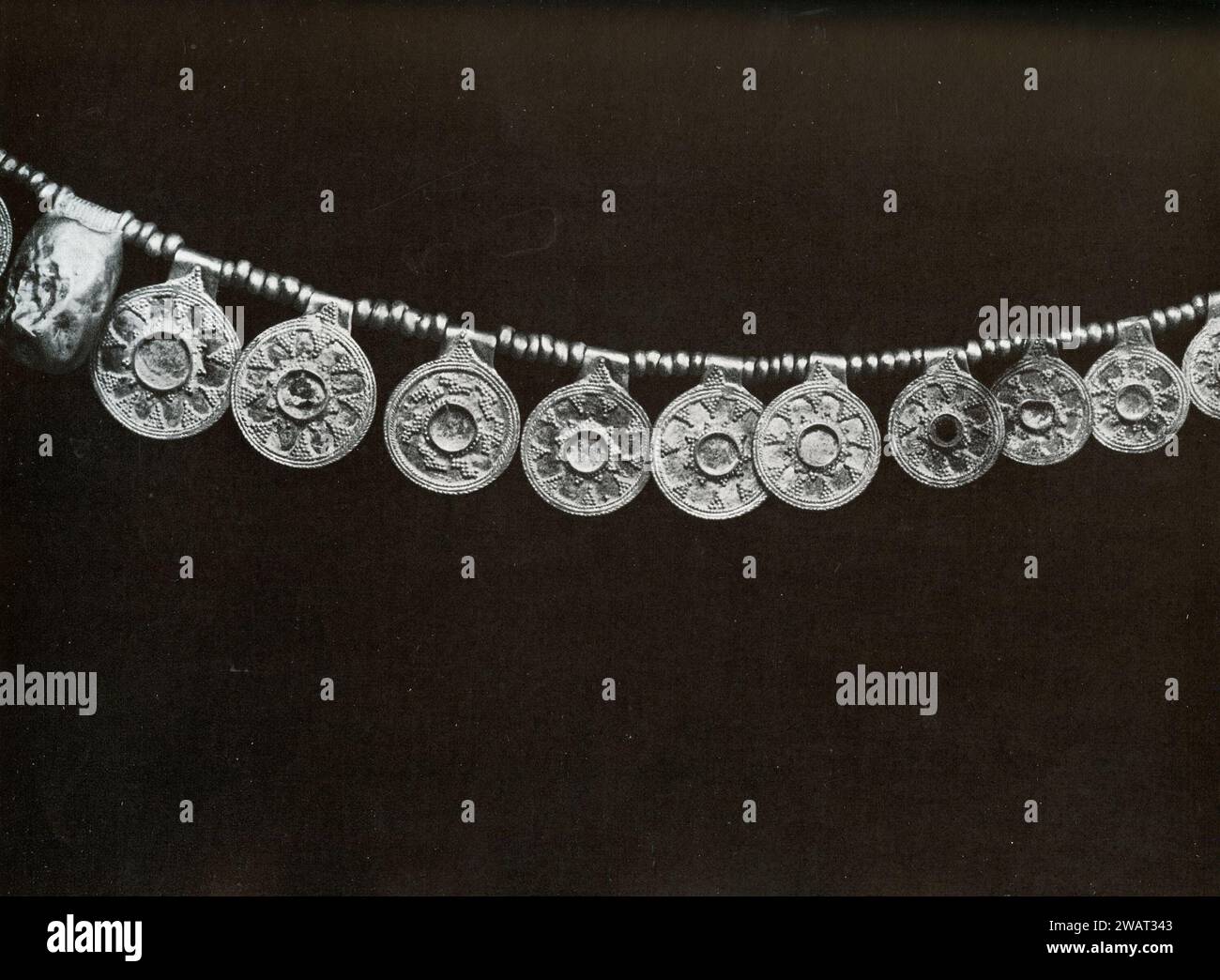 Gold and electrum hi-res stock photography and images - Alamy