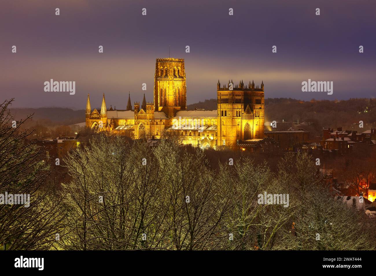 Beautiful view of Durham Cathedral on a winter evening with frost ...