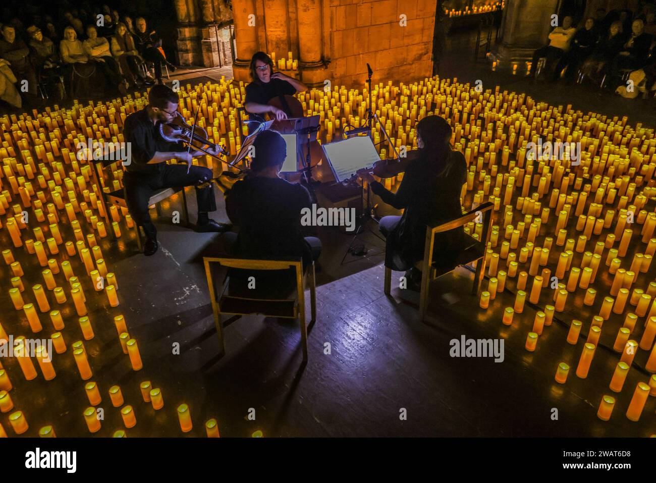 Pink floyd tribute by candle light hi-res stock photography and images ...