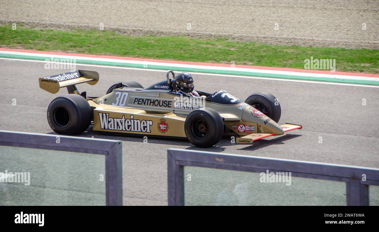 Formula 1 arrows a2 hi-res stock photography and images - Alamy