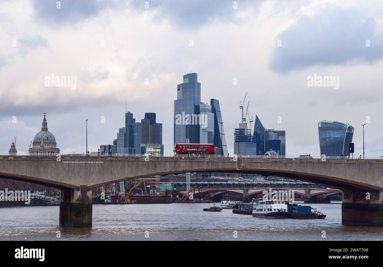 London, England, UK. 6th Jan, 2024. General view of Waterloo Bridge and ...