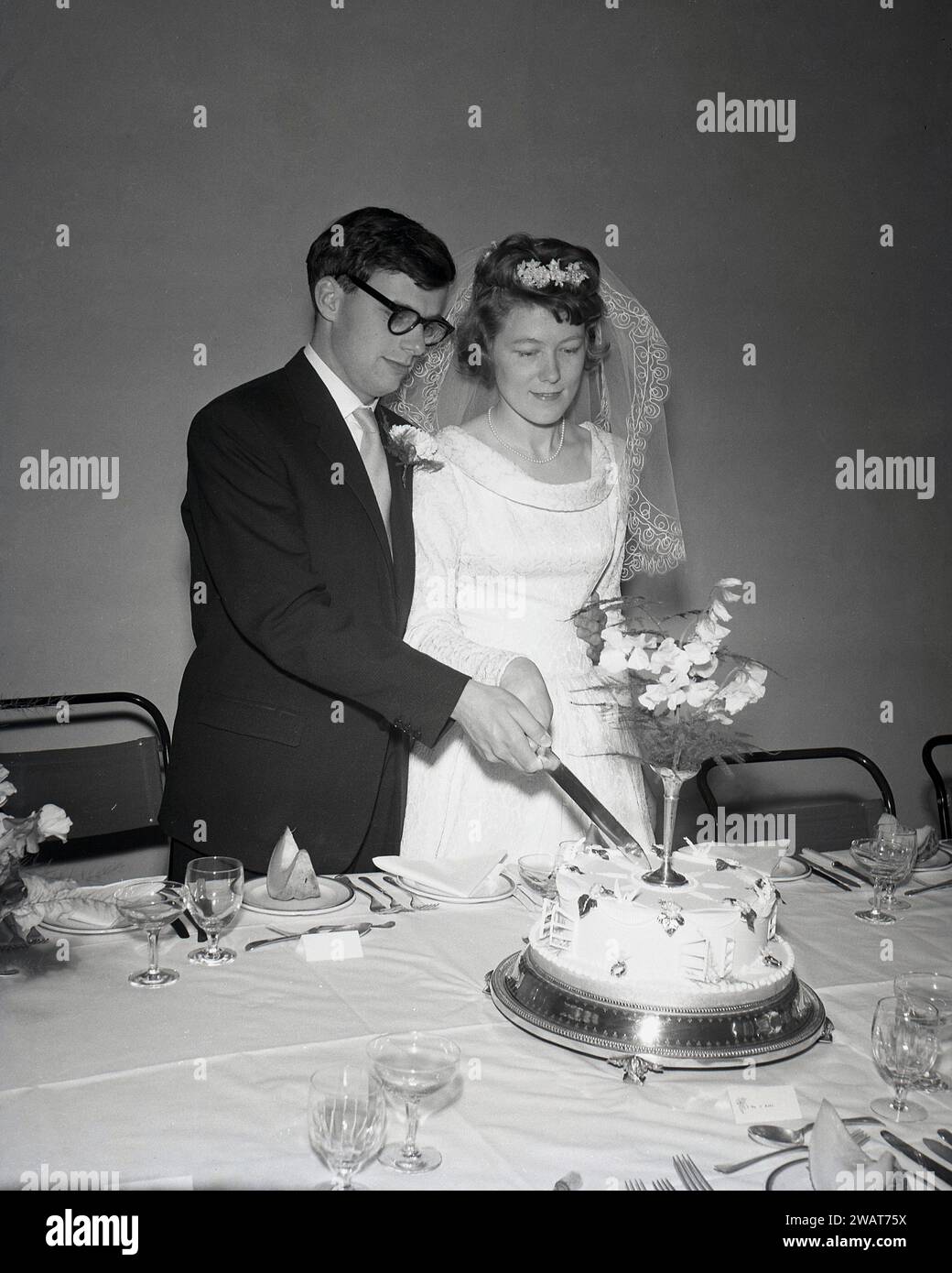 Church Of The 1950 S Wedding Cake St Bride's Church Wikipedia