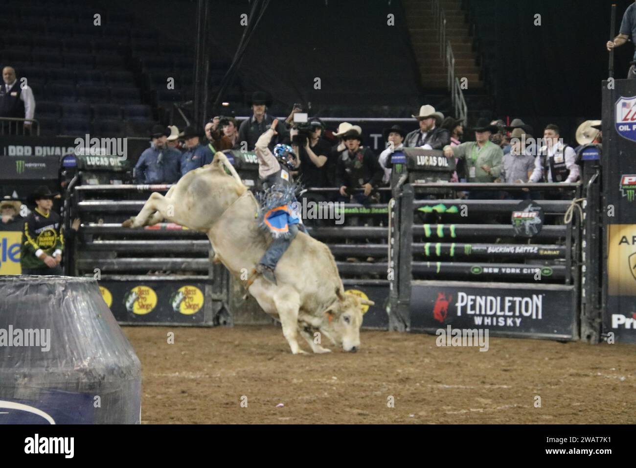 Madison Square Garden, 4 Pennsylvania Plaza, New York, NY 10001 USA ...