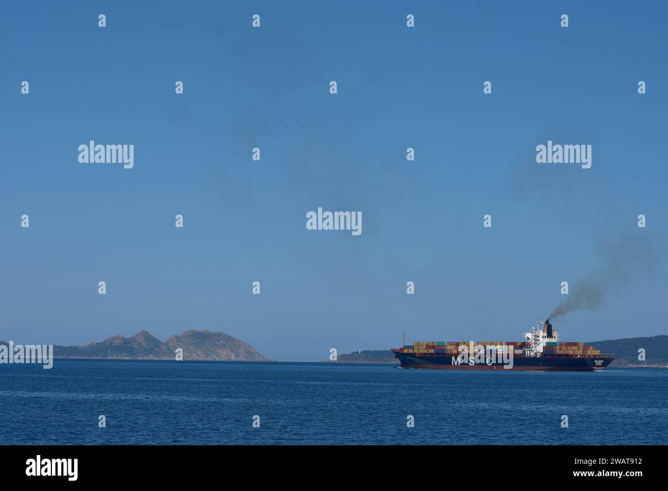 The large containers leave the port of Vigo daily loaded with many ...