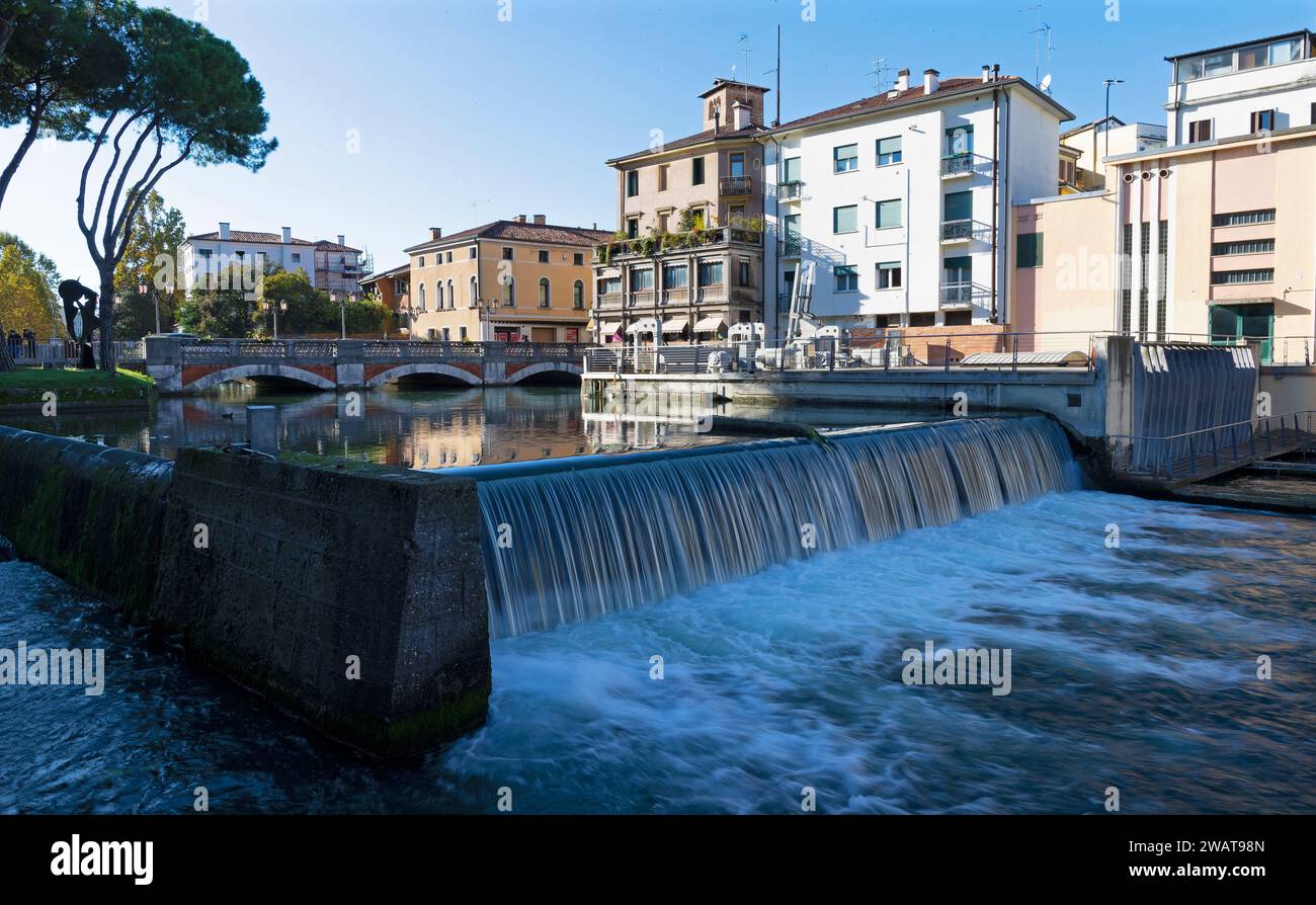 Treviso - The old town with the Sile river Stock Photo - Alamy