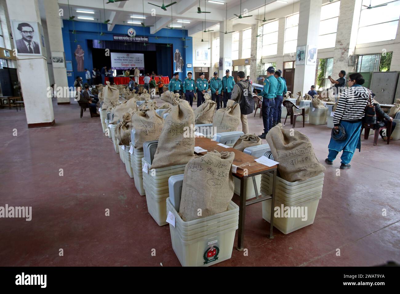 Dhaka, Bangladesh. 06th Jan, 2024. Election officials and law ...