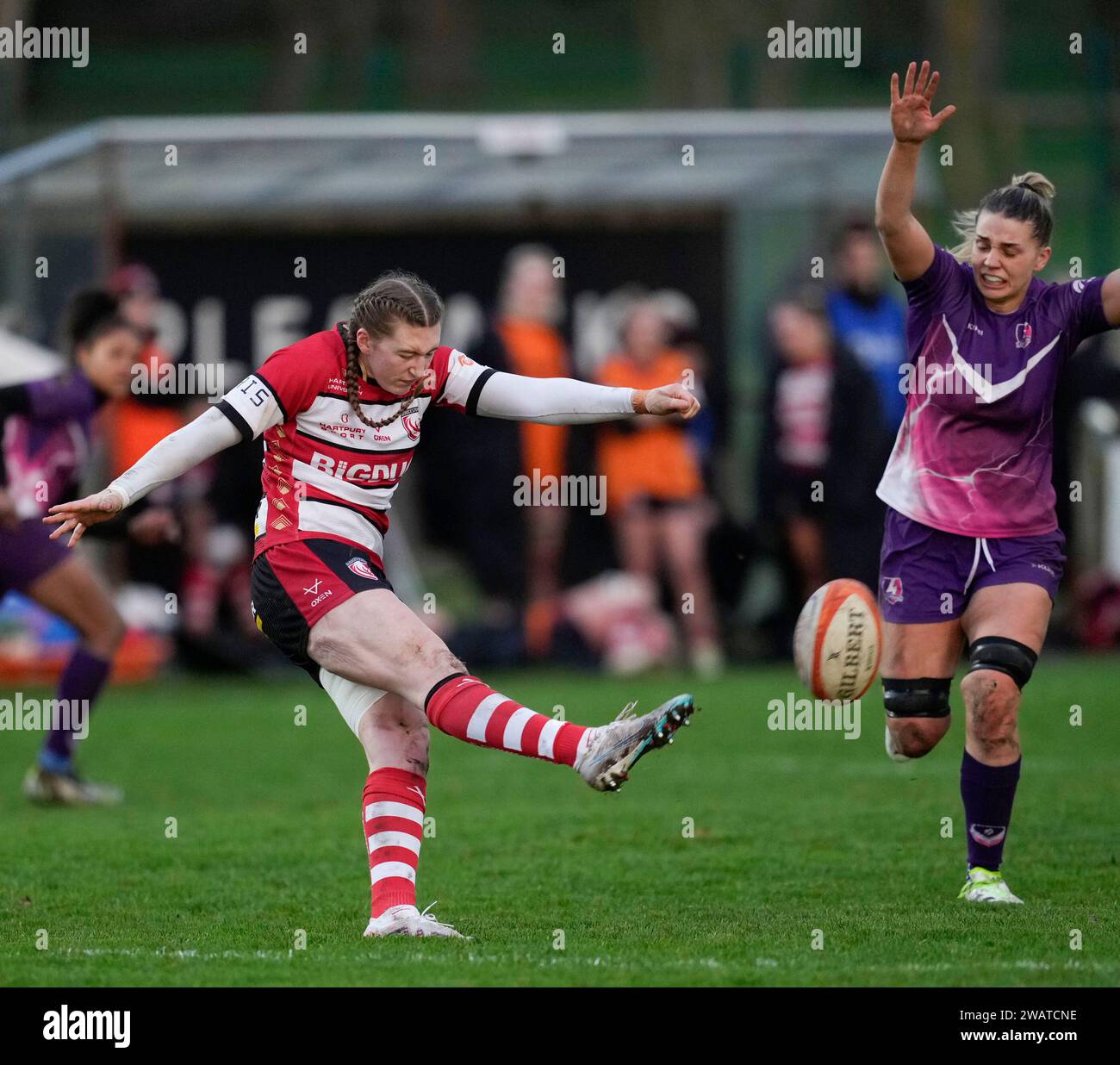 Gloucester,UK, 06 Jan 2024 Emma Sing (Gloucester) kicks for touch ...