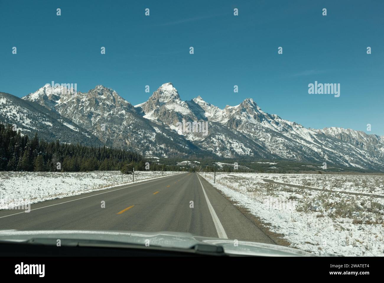 Driving in yellowstone national park hi-res stock photography and images - Alamy