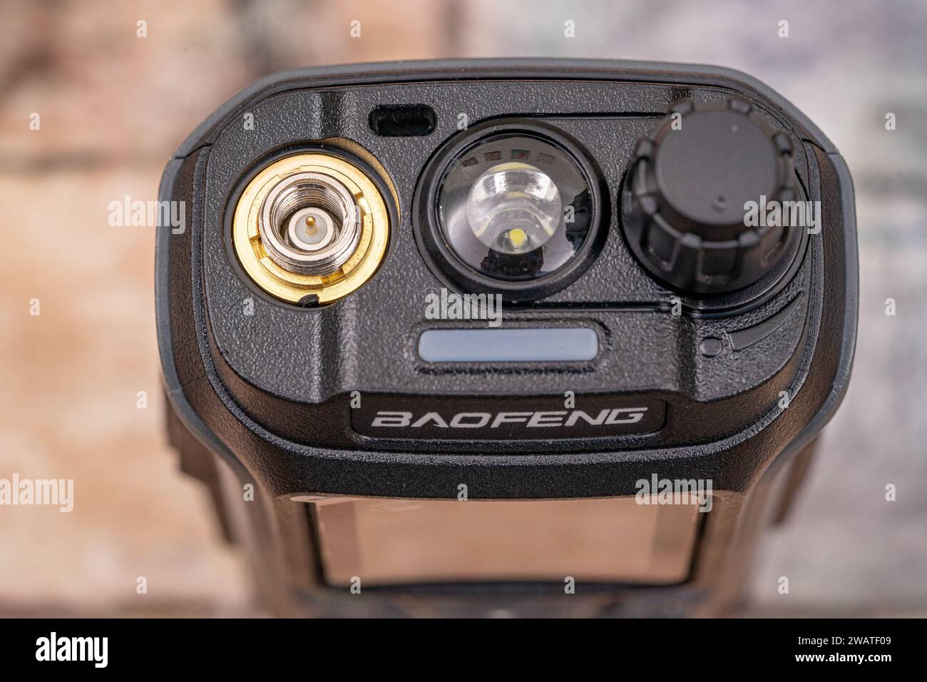 Baofeng BF-21 triband portable amateur radio.lisboa-estremadura ...