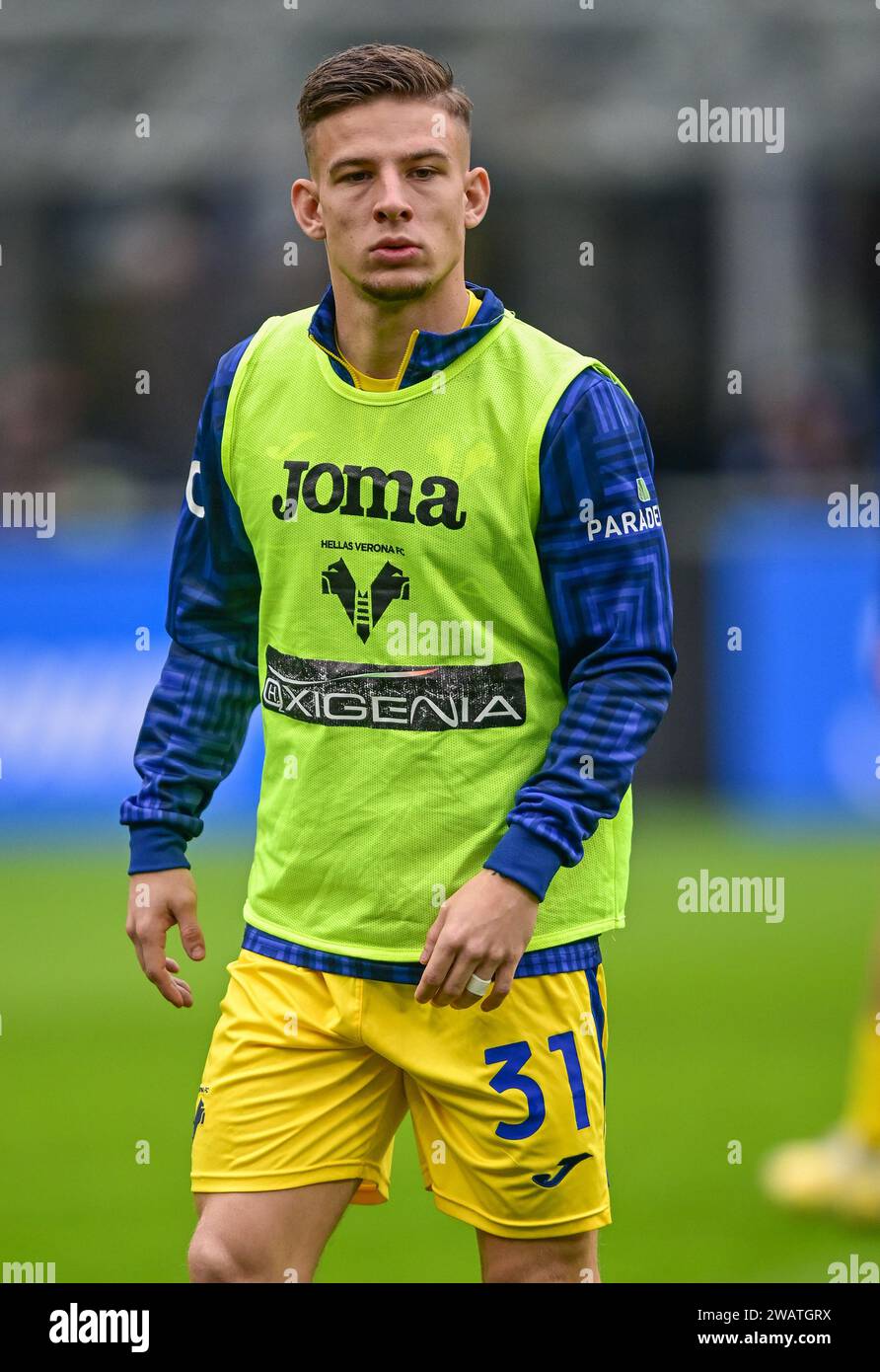 Milano, Italy. 06th Jan, 2024. Tomas Suslov (31) of Verona is warming ...